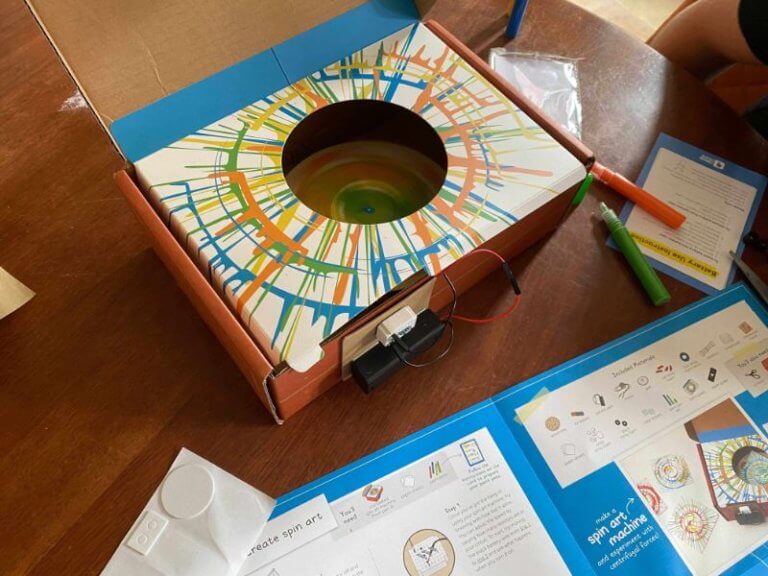 KiwiCo Tinker Crate - Spin Art Machine | Review ⋆ Jupiter & Dann