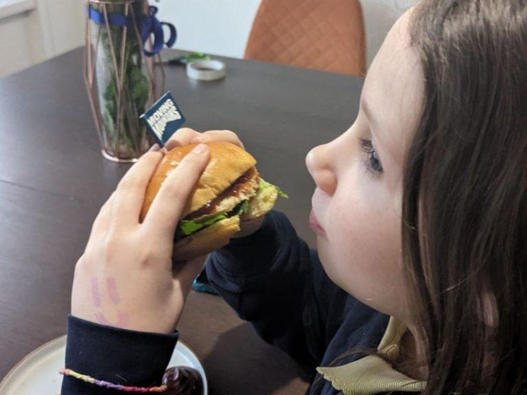 Trying Moving Mountains Chicken Free Burgers and Nuggets ⋆ Jupiter & Dann