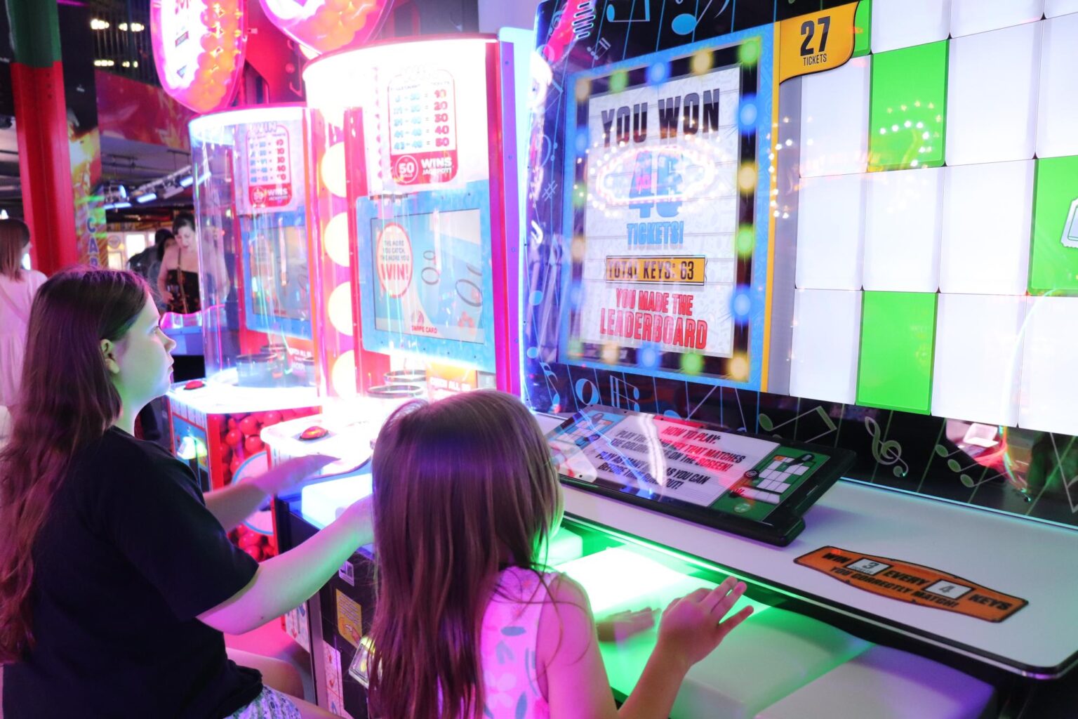 Playing Arcade Games at Gravity Max Stratford ⋆ Jupiter & Dann