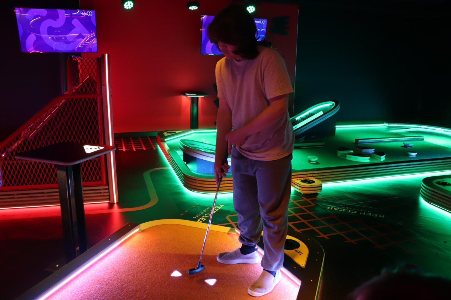 Playing Arcade Games at Gravity Max Stratford ⋆ Jupiter & Dann