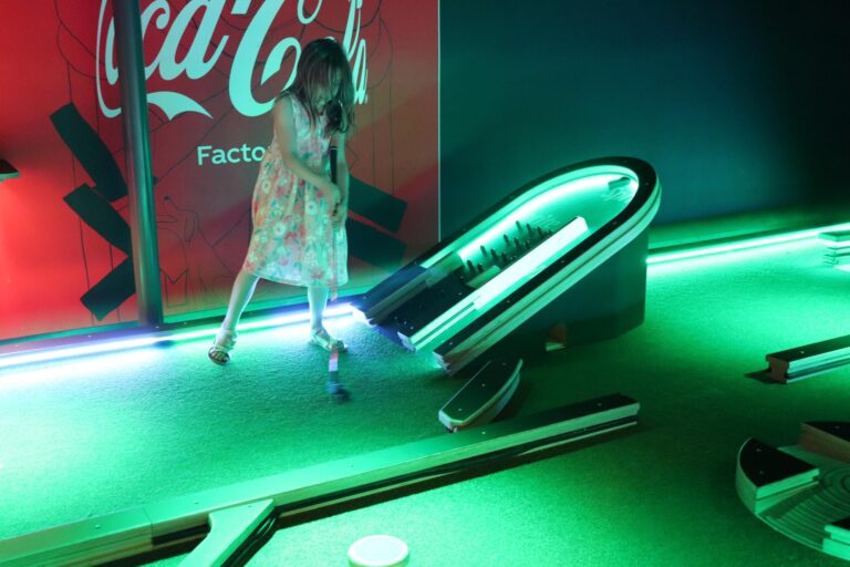 Playing Arcade Games at Gravity Max Stratford ⋆ Jupiter & Dann