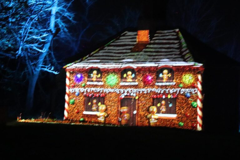 Exploring Enlightened Hylands Estate ⋆ Jupiter & Dann